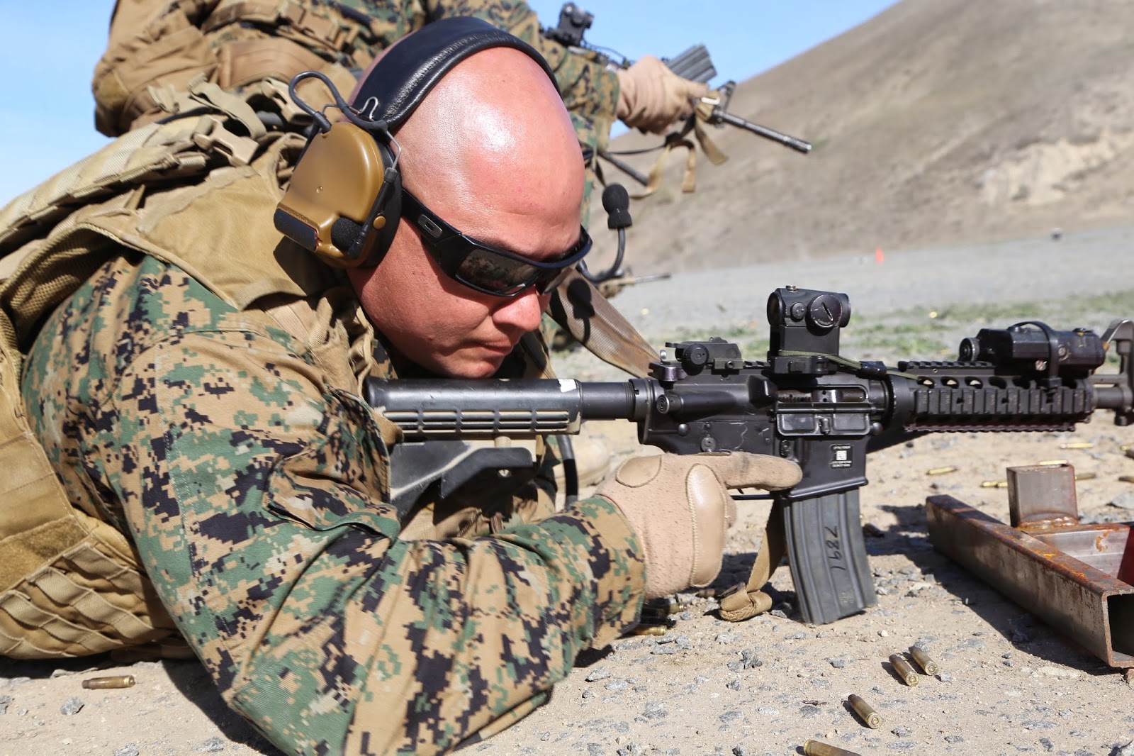 SNAFU!: USMC Maritime Raid Force Security Element using Aimpoint Micro ...