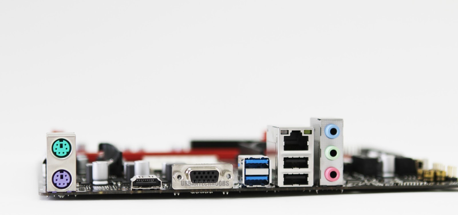 Feature: Emaxx First AM4 Motherboard, the EMX-A320-GAMING