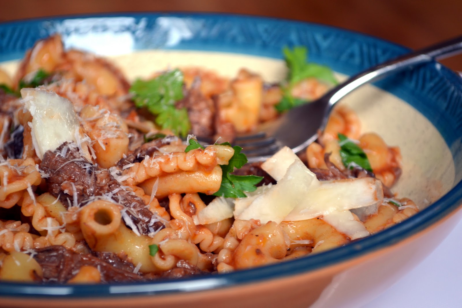 Hardly Housewives: Galletti Pasta with Braised Short Rib Sauce