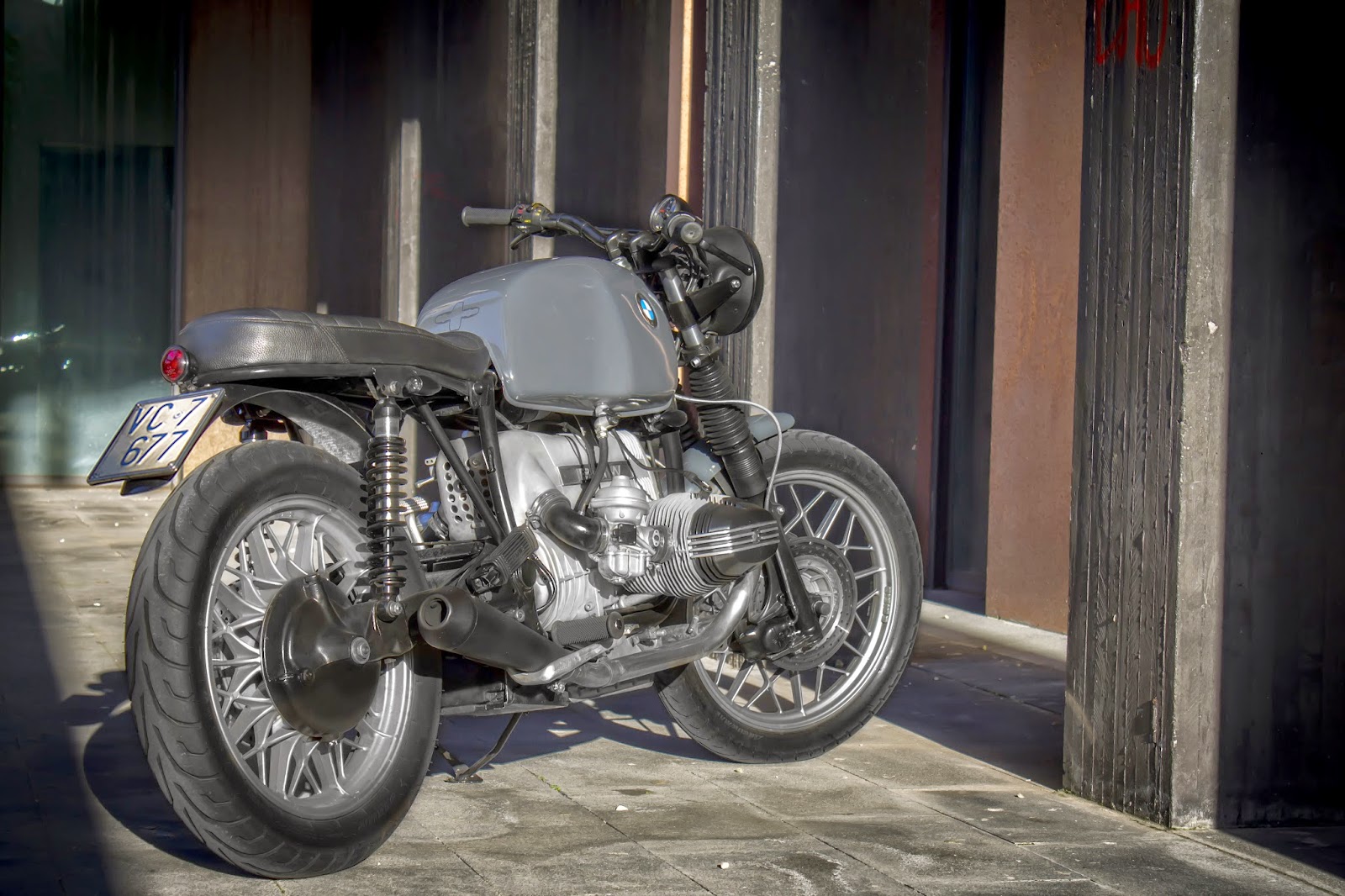 The Airhead 1979 - RocketGarage - Cafe Racer Magazine