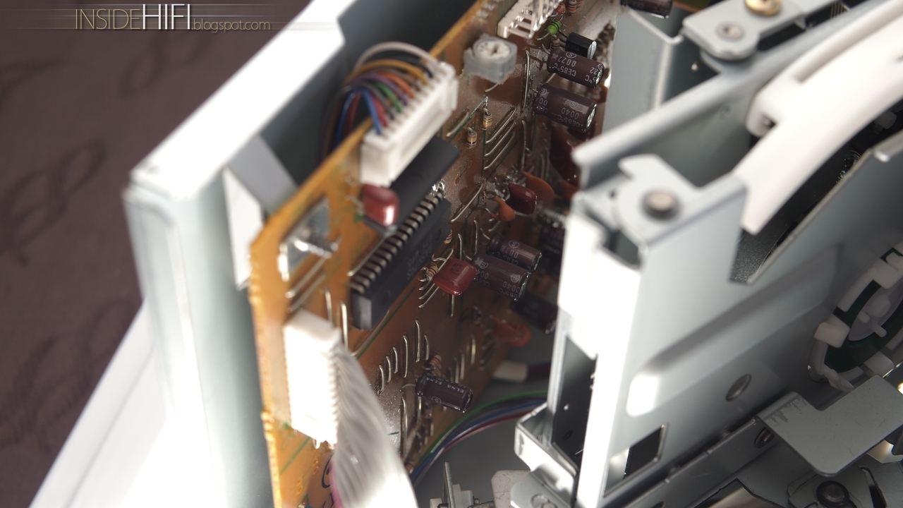 Inside Hi-Fi: Kenwood DPF-J9030