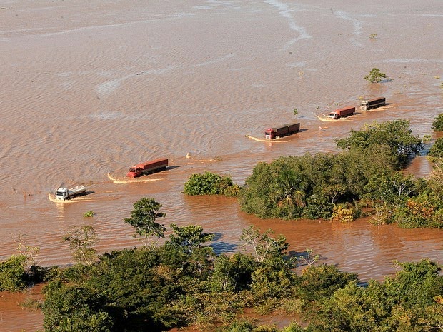 Zona de Risco: Cheia do rio Acre Zona de Risco: Cheia do rio Acre