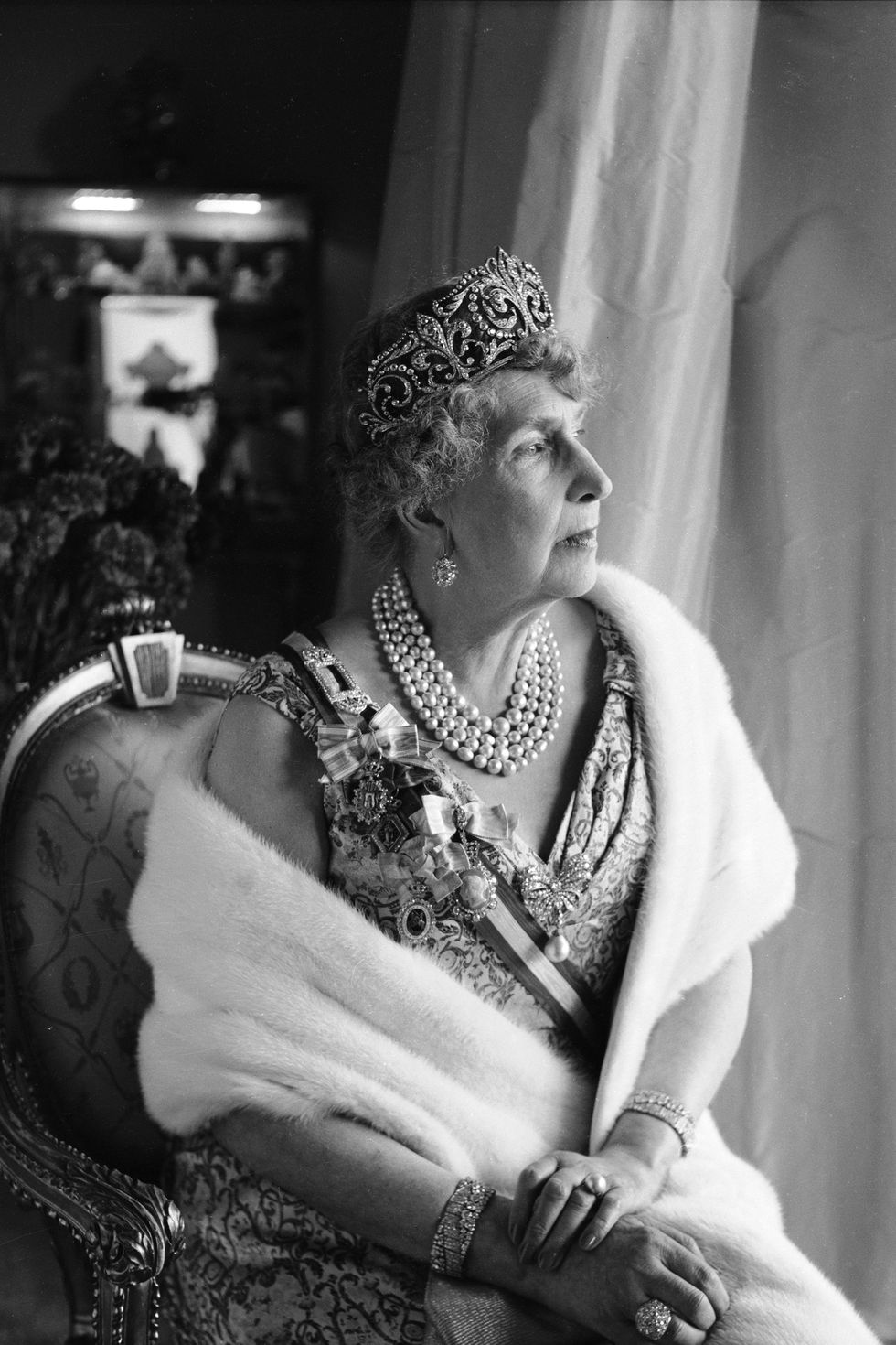 Royalty & Pomp: THE QUEEN