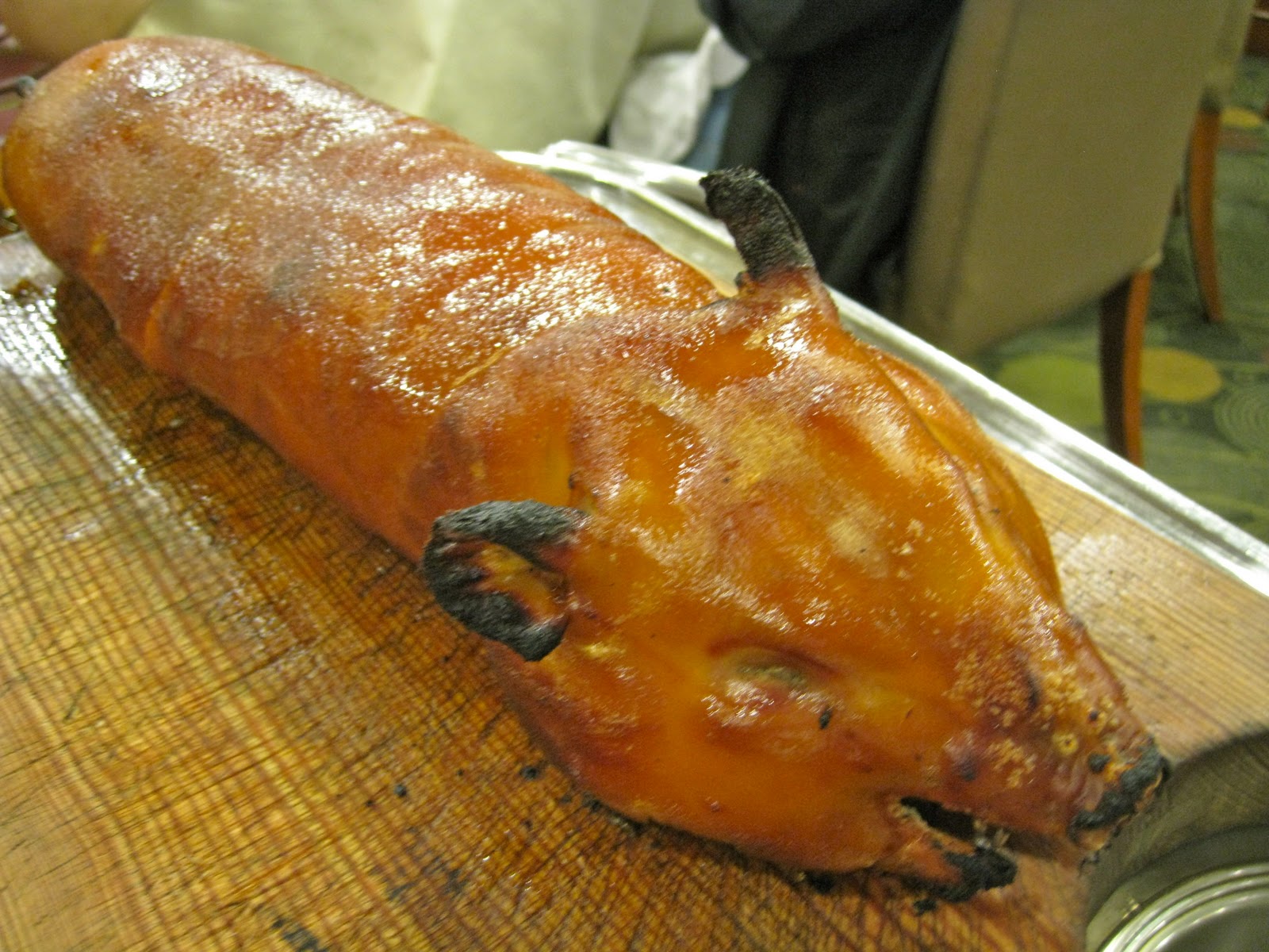 EdEats...: Hong Kong - a tale of 2 suckling pigs