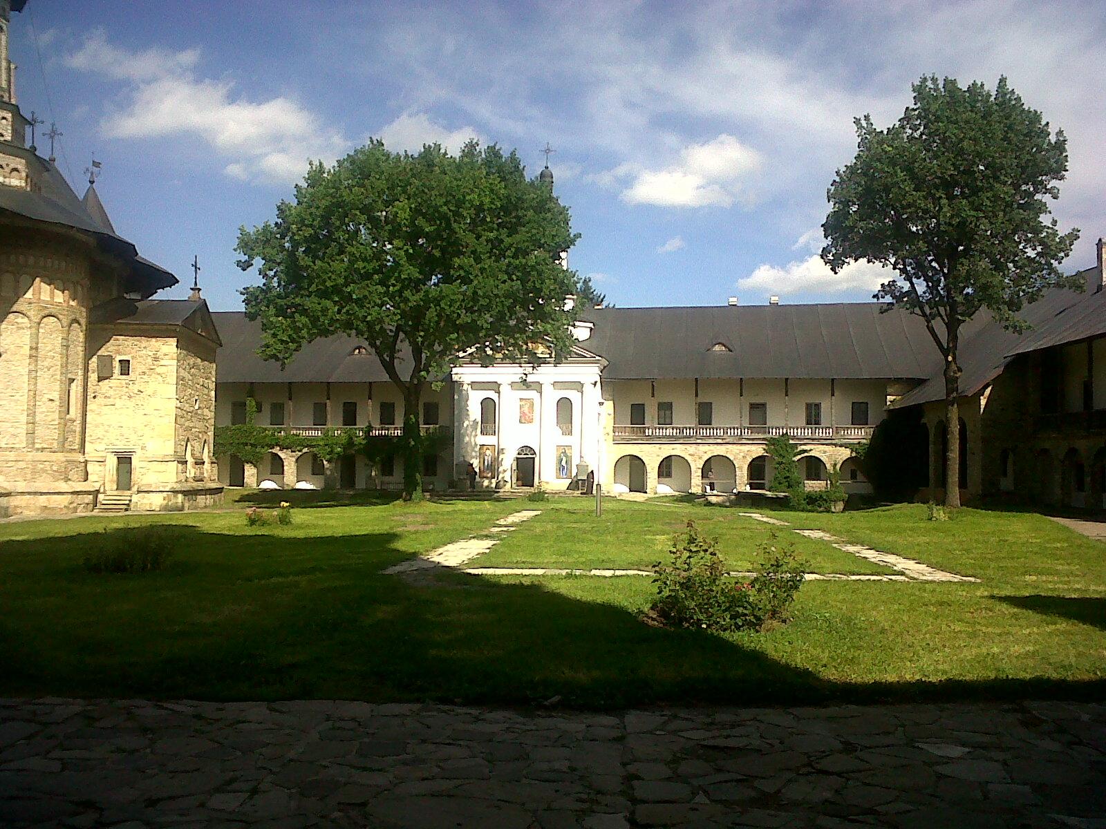 Mănăstiri în imagini: Manastirea Neamt cu hramul ,,Inaltarea Domnului ...