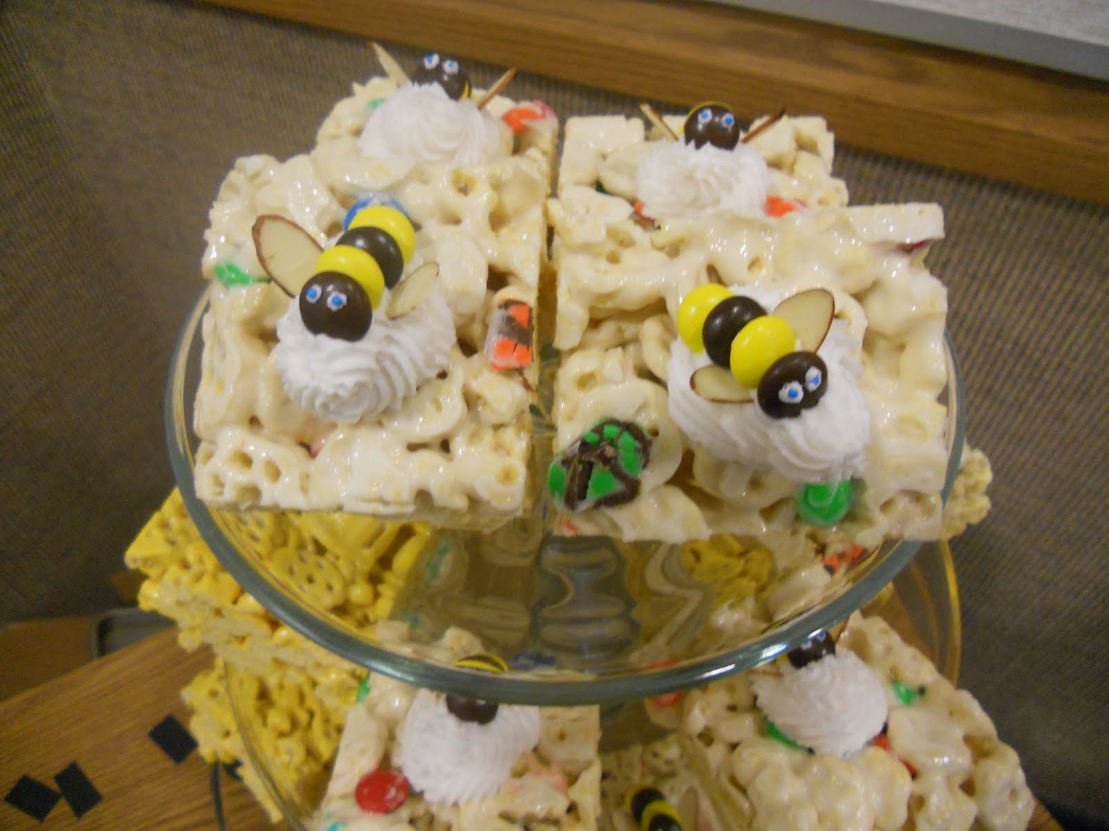 Yumz the Word: Bee Treats