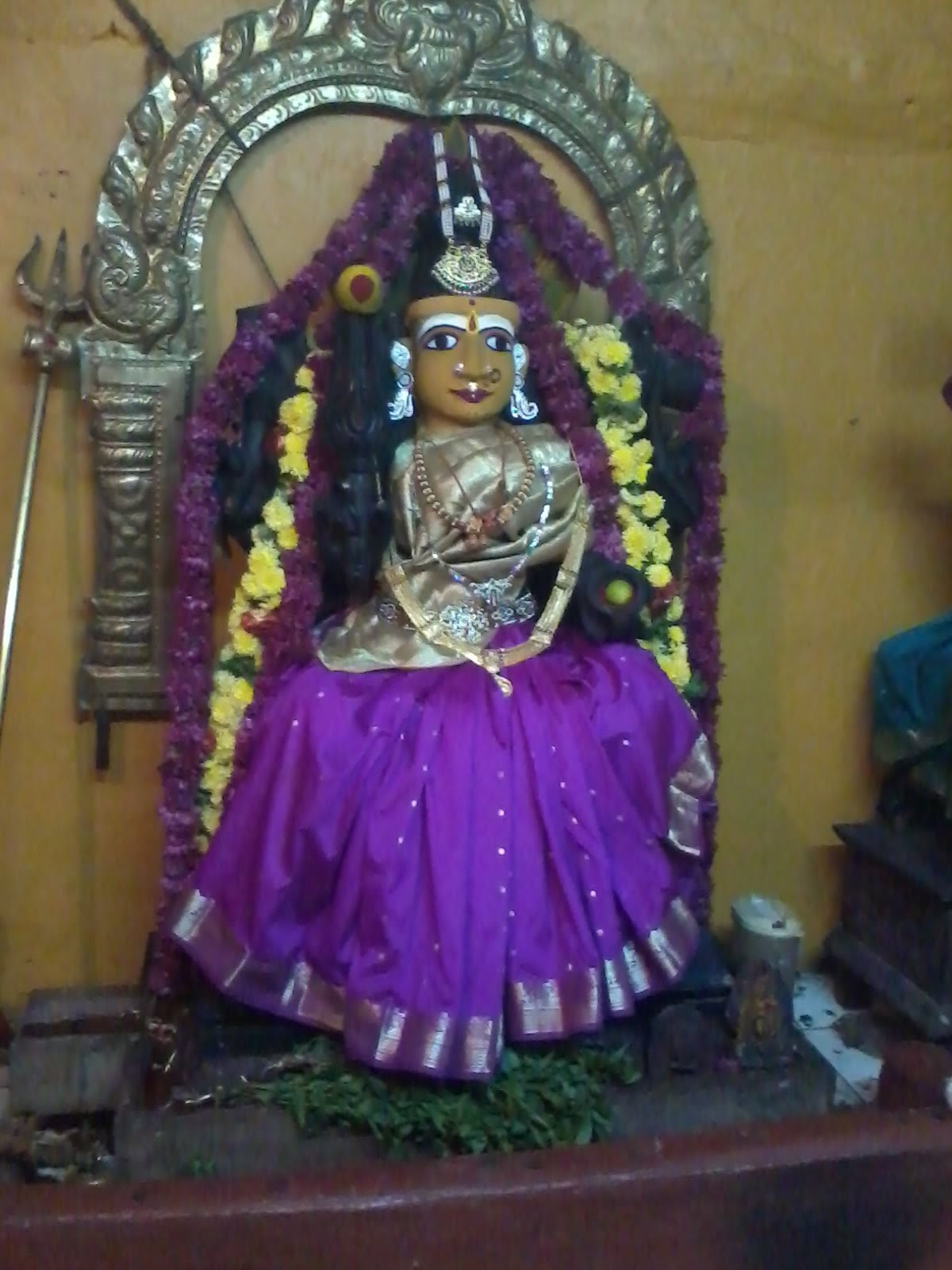 ANGALAPARAMESHWARI: angalamman