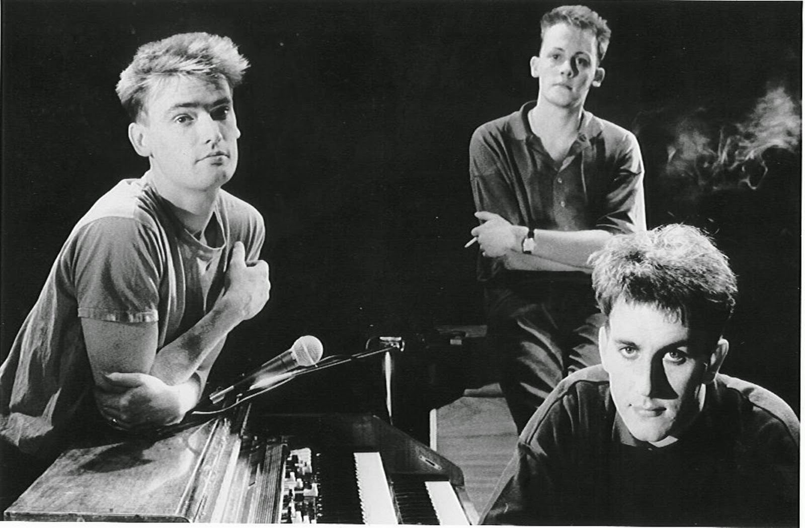 LES BRUITS MAGIQUES: THE COLOURFIELD ~ The Vigins And Philistins [1985]