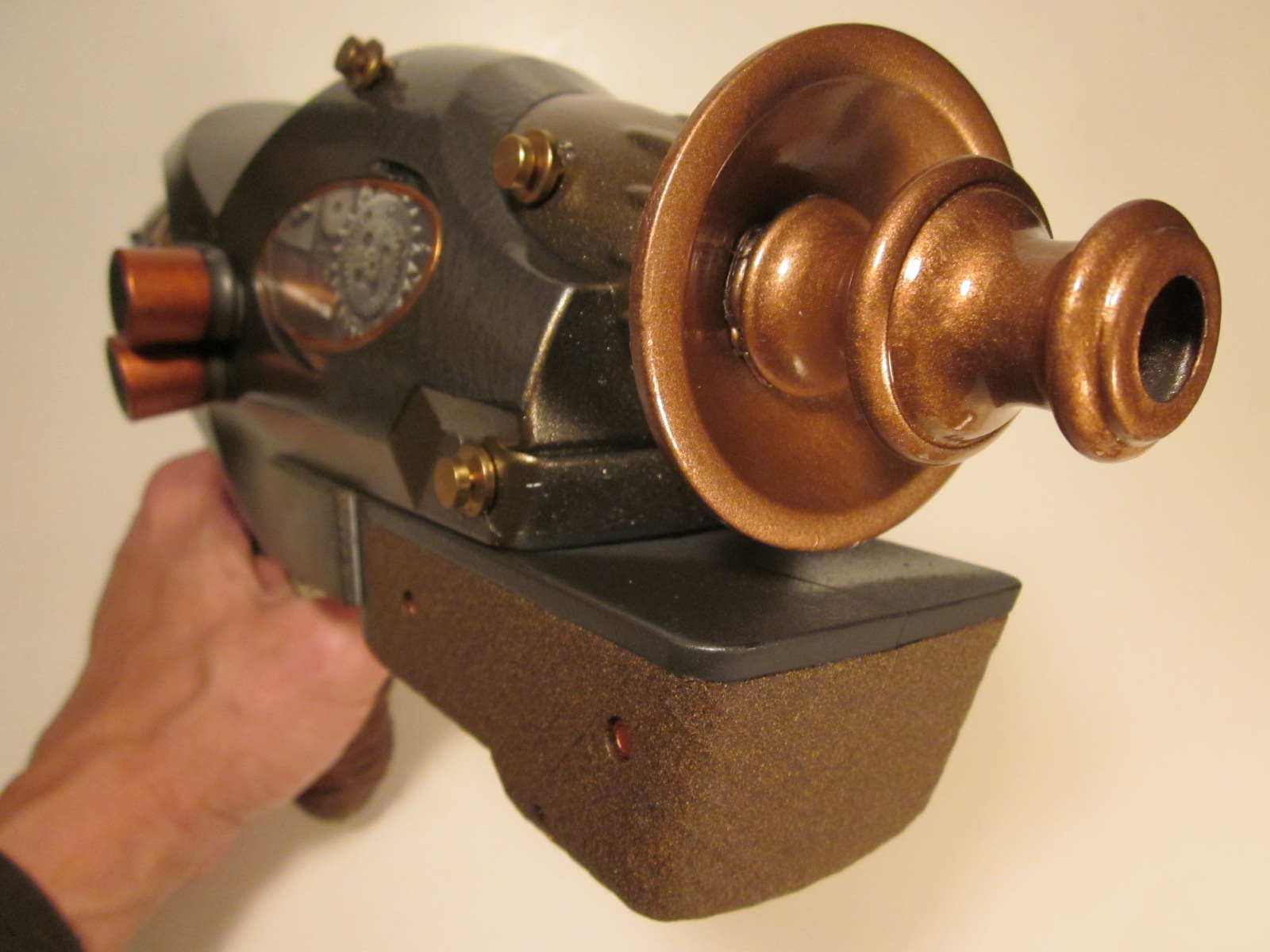 Battleground Hobbies: How to Build a Steampunk Vostroyan Raygun