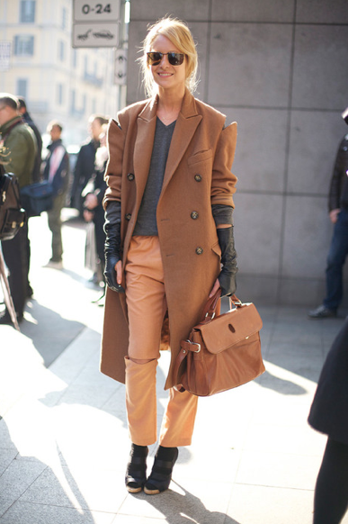 By Regina Silveira: CAMEL - A COR DESTE INVERNO.