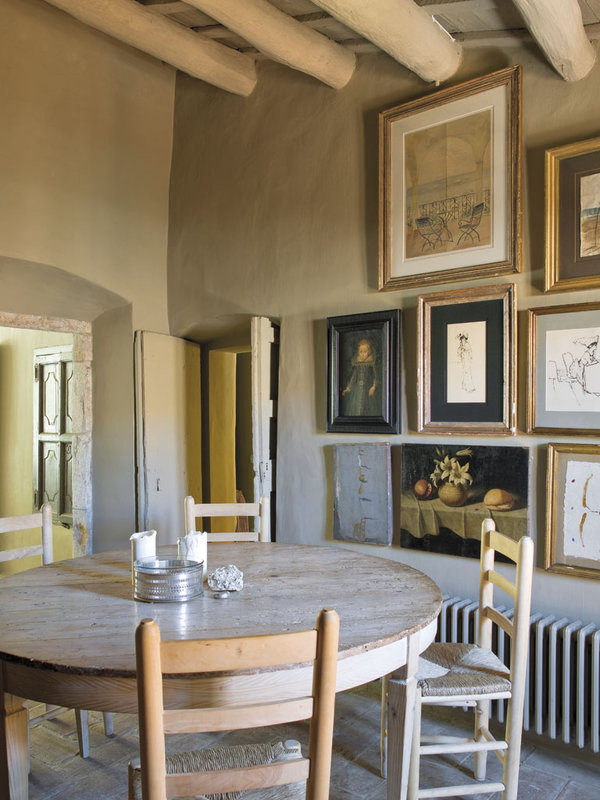 Fascinating farmhouse restoration with beautiful details in Spain