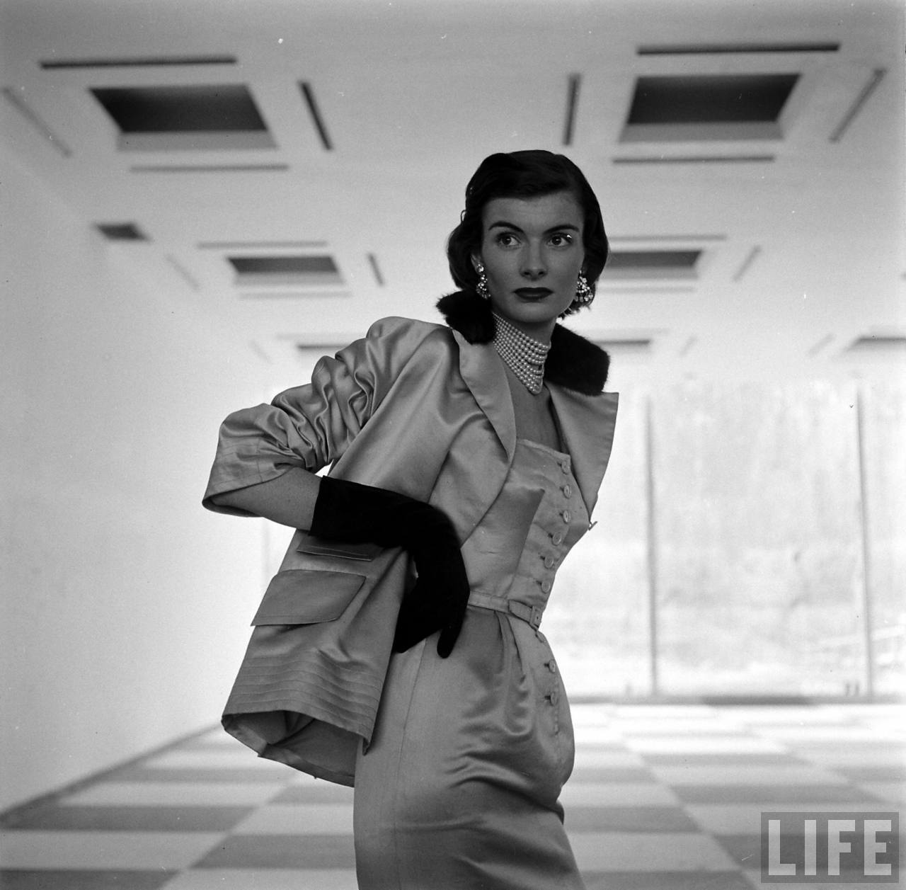 Dividing Vintage Moments : 1949/50 Fashion