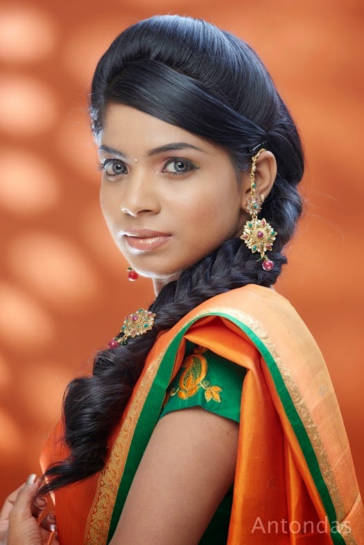 Actress Divya Photo session in saree