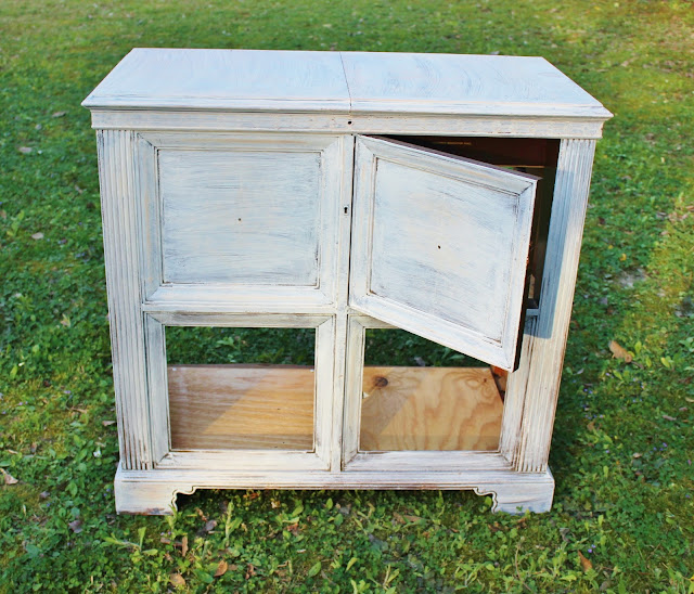ispywithmycraftyeyes: Radio Console Record Player Upcycled and Distressed