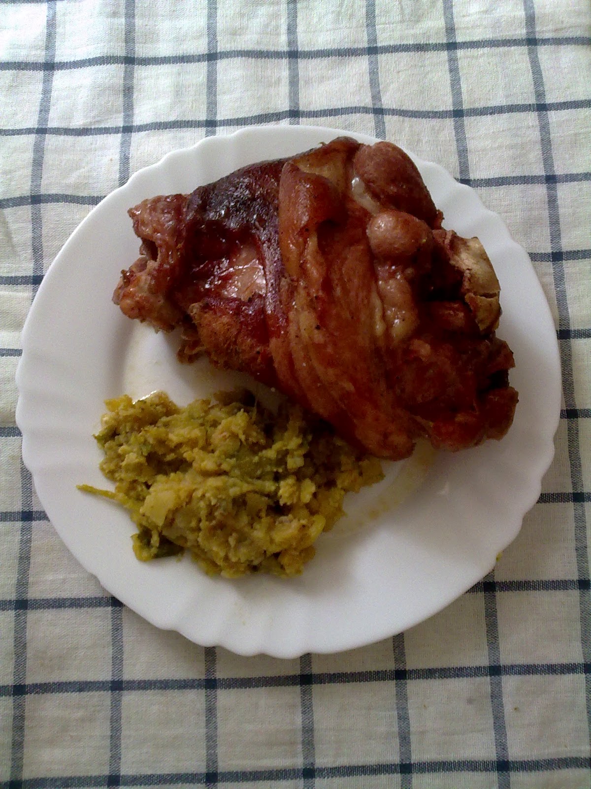 COMER CASERO ES MAS SANO Y NADA CARO: CODILLO ASADO AL HORNO