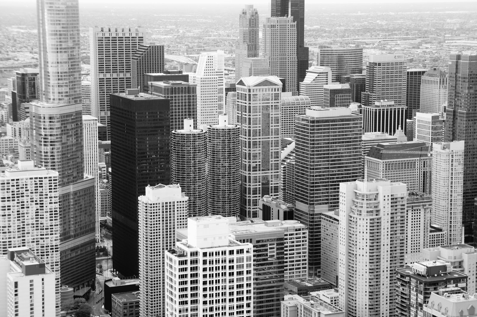 14 watermark free pictures of Chicago City buildings for commercial use