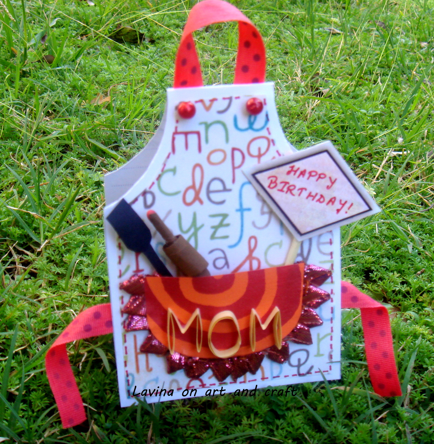 Life's little treasures: Apron shaped birthday card