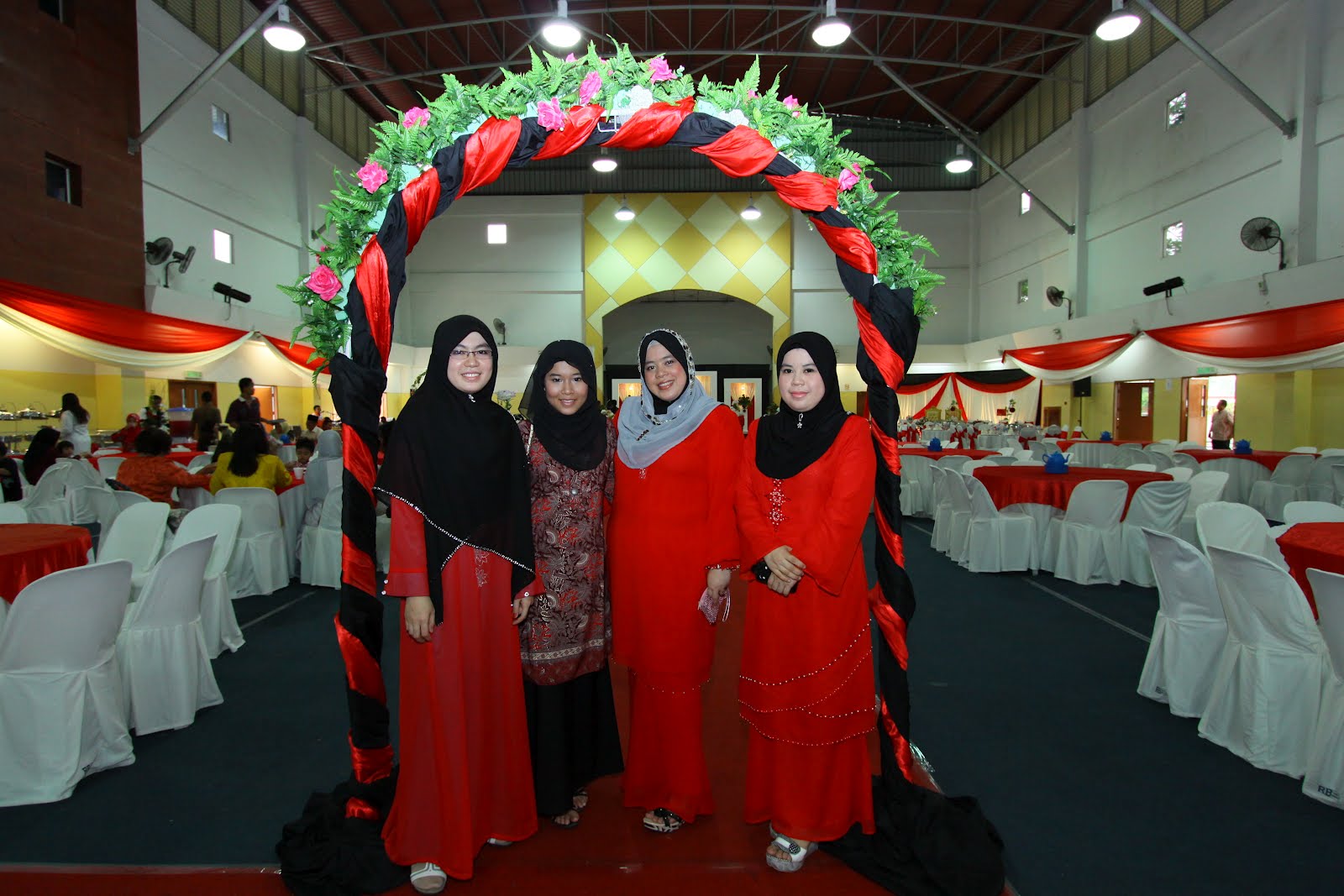 Warisan Bonda Catering & Event Services: Majlis Persandingan di Dewan ...