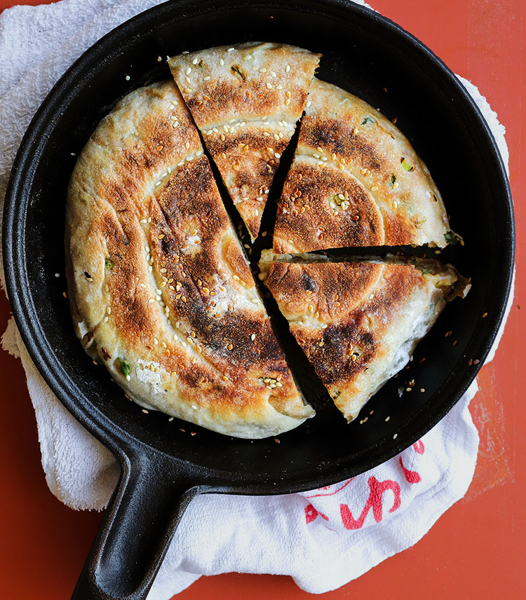 Maikin mokomin: Kolmen sipulin bing-leipä | Triple onion bing bread