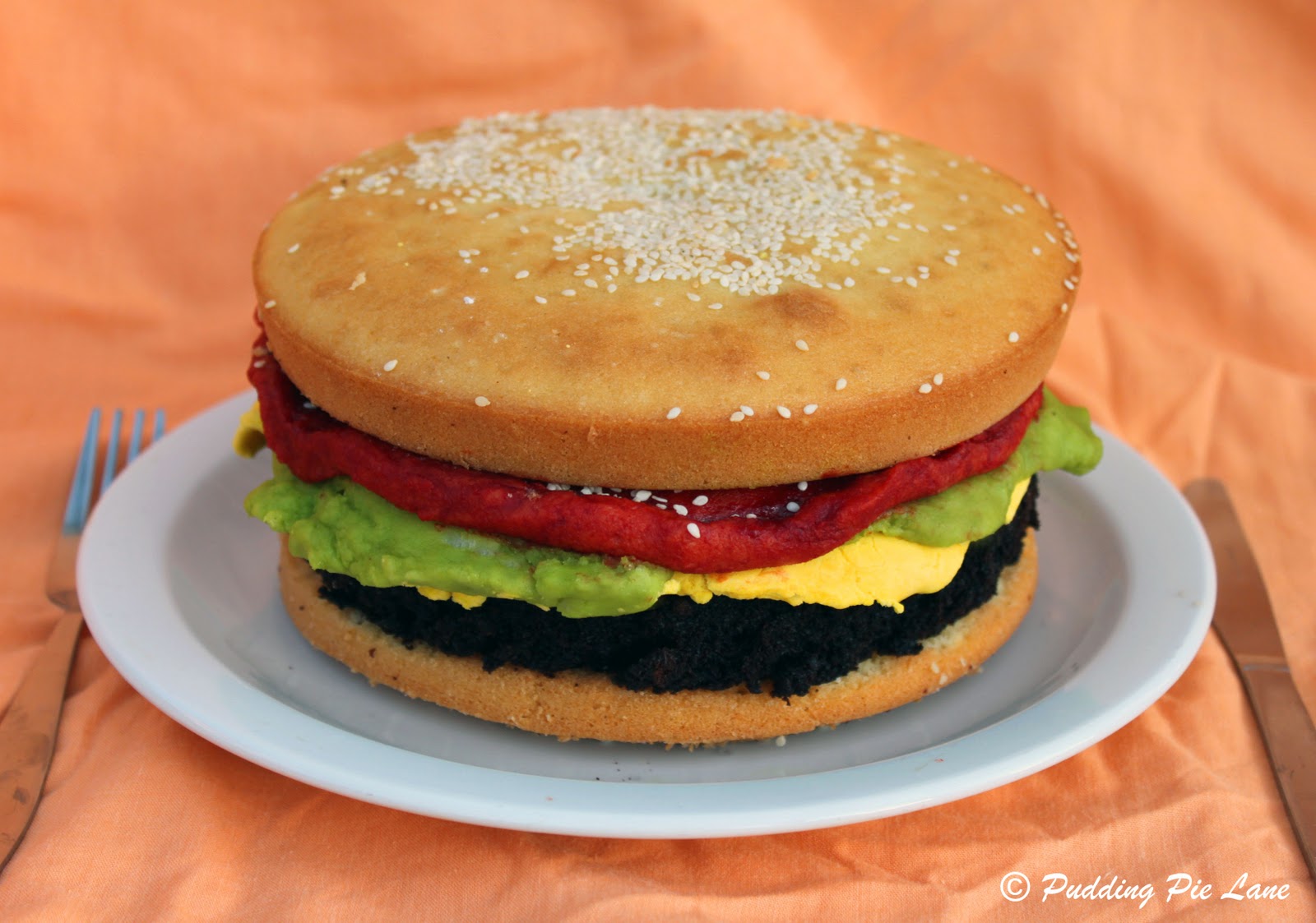 Pudding Pie Lane: Supersize me: burger cake edition