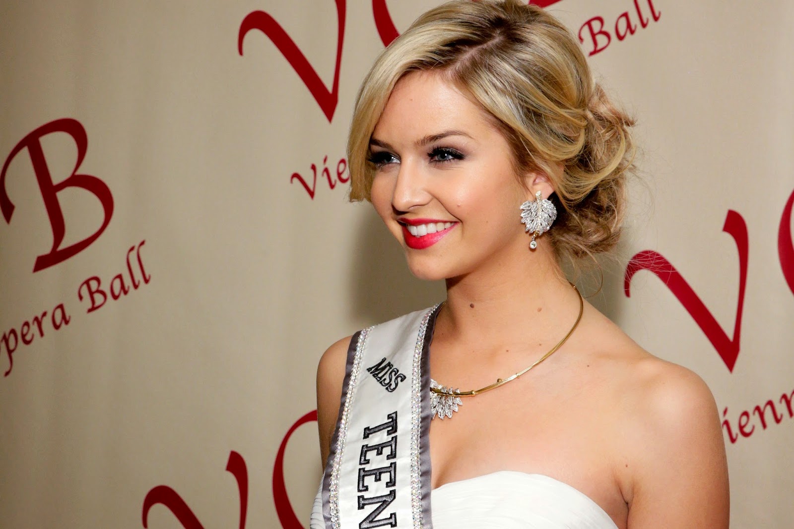 The Secret Of Cassidy Wolf Miss Teen Usa