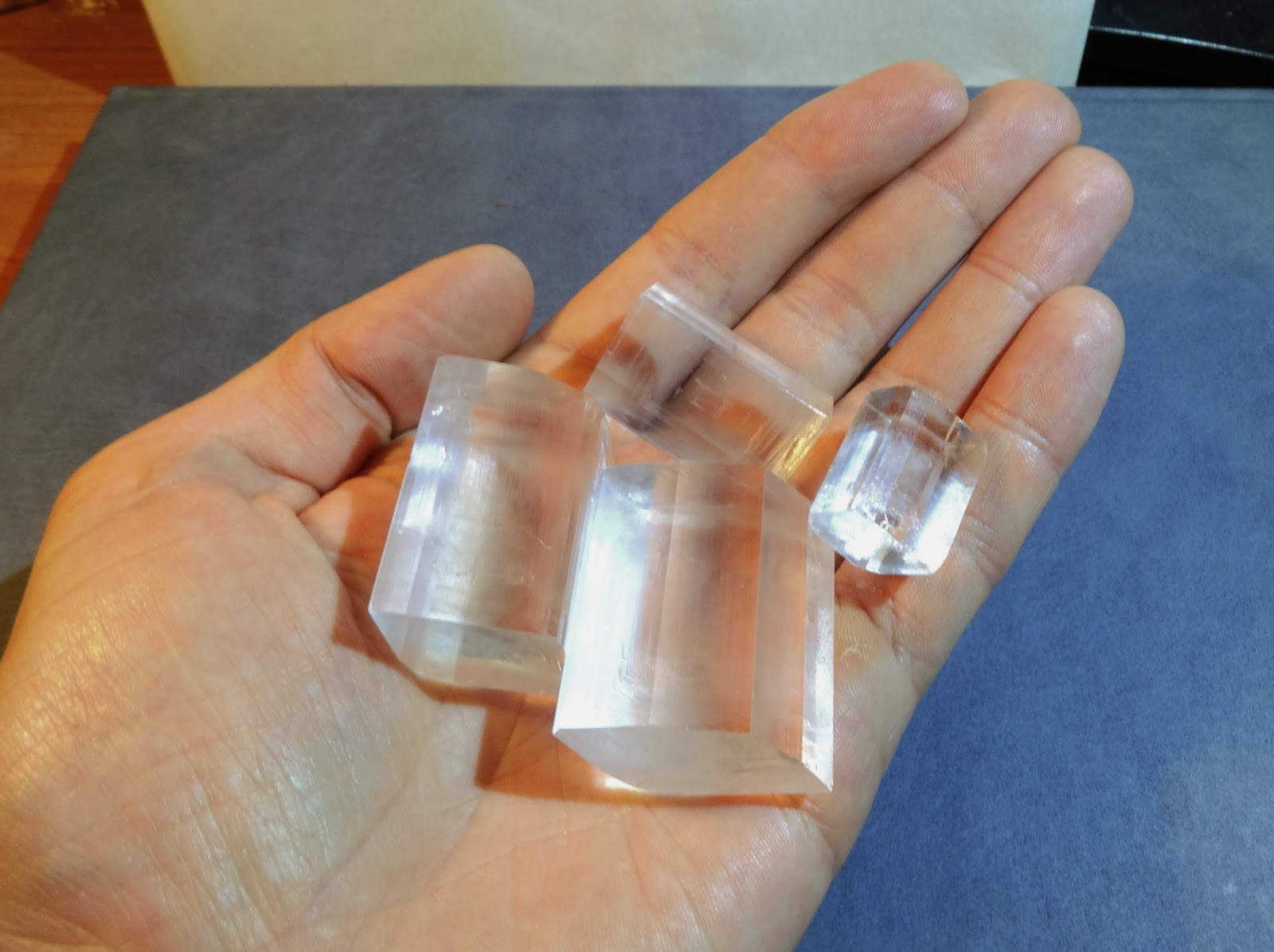 Crystal growing: Rochelle salt