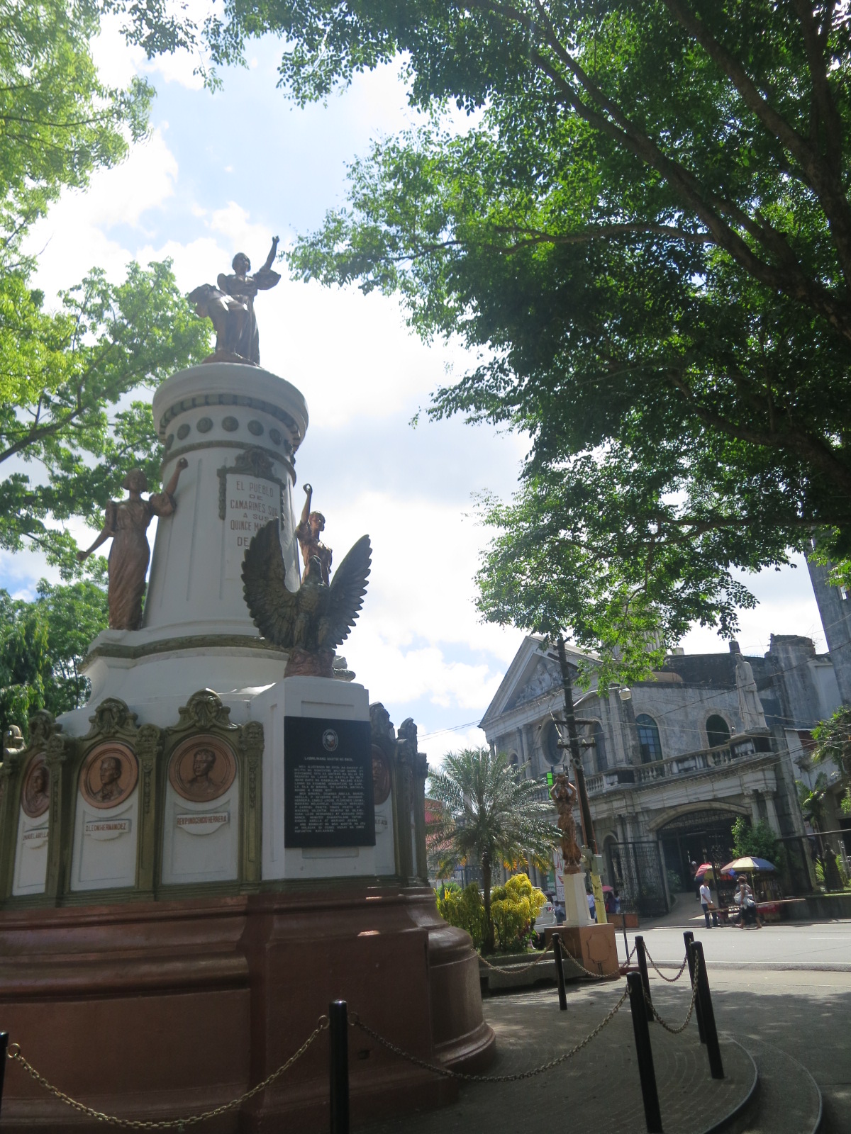 This is Lovelee: Naga City's Beautiful Plazas