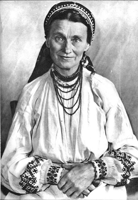 FolkCostume&Embroidery: Costume of Dzukija province, Lithuania