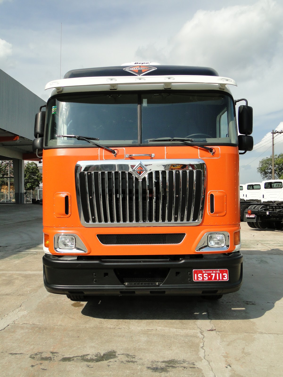 CAMINHOES CARRETAS E TRANSPORTES: International 9800i