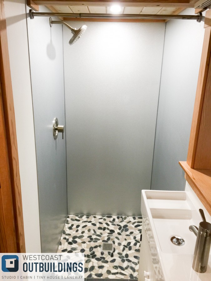 TINY HOUSE TOWN: The 28' Skookum Tiny Home