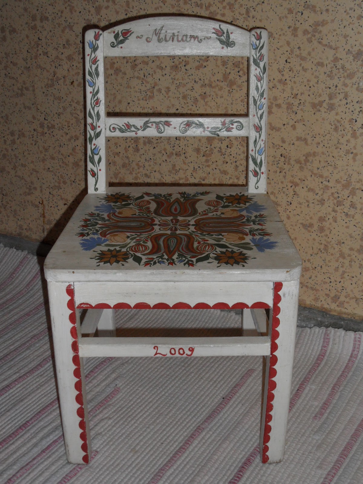Picturi: mobilier pictat manual
