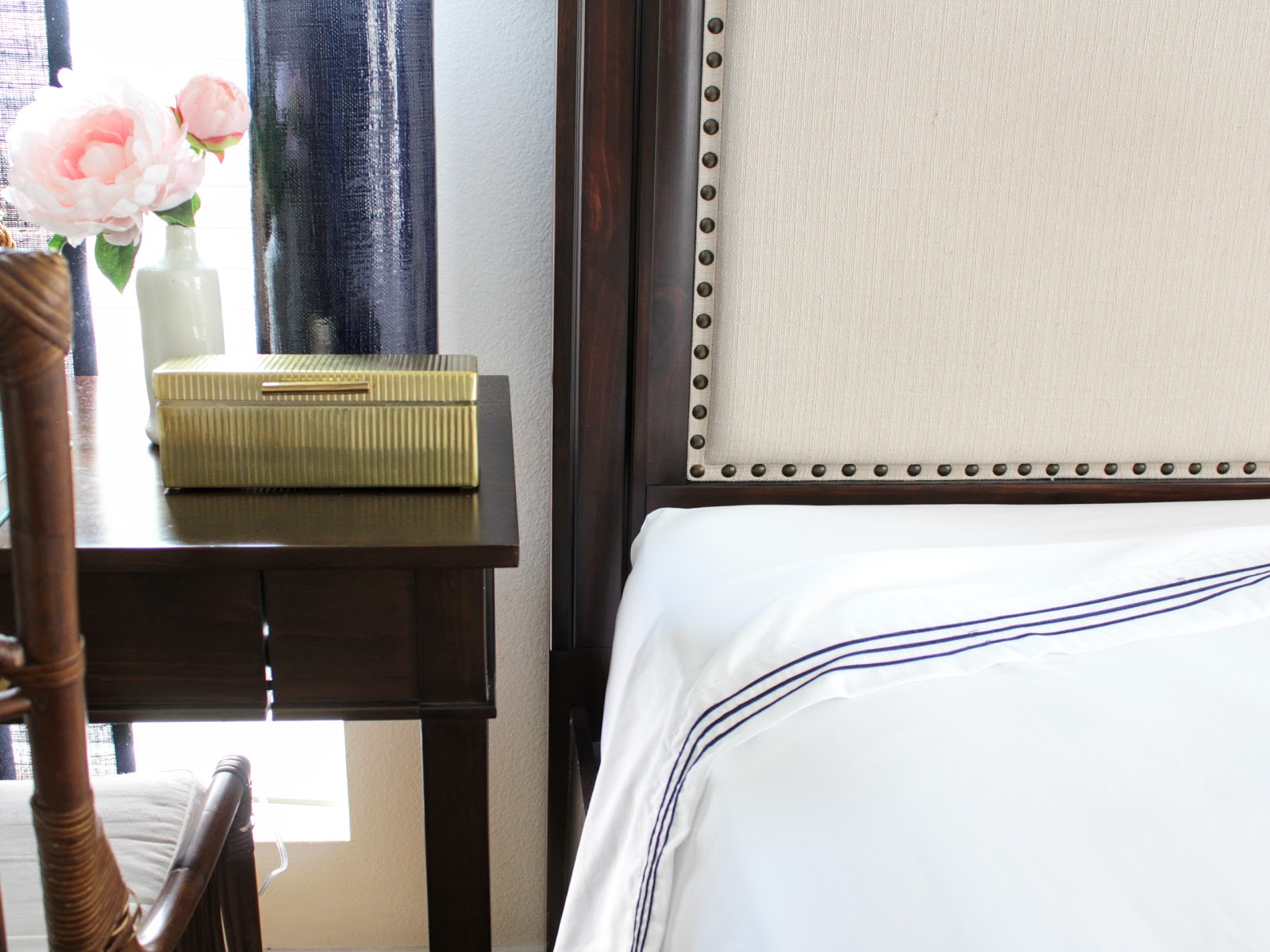 Oscar Bravo Home: The Anatomy of a Well-Made Bed