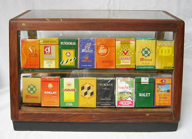 Etalase Pajangan Rokok | Barang Antik Klasik