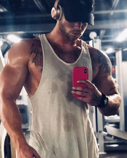 DUSTIN MCNEER: 54 IMÁGENES QUE NOS REGALÓ EN OCTUBRE