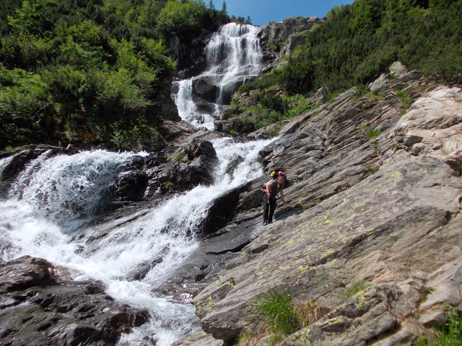Asociatia de Turism Montan 'VIA-RETEZAT': Muntii Godeanu
