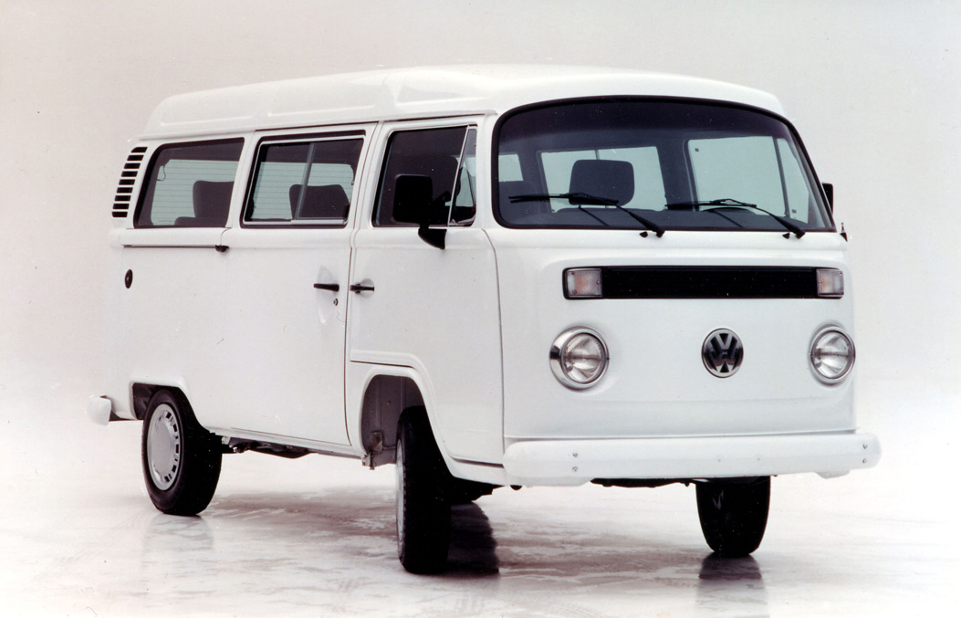Tudo Sobre Caminhões E Carros: a historia da VW kombi que apos 56 anos ...