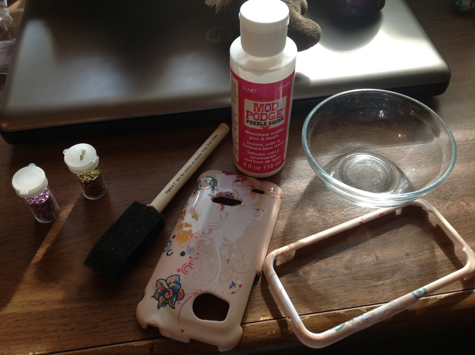 Not Your Ordinary Housewife!: Angel's How To: Sparkle Phone case!!