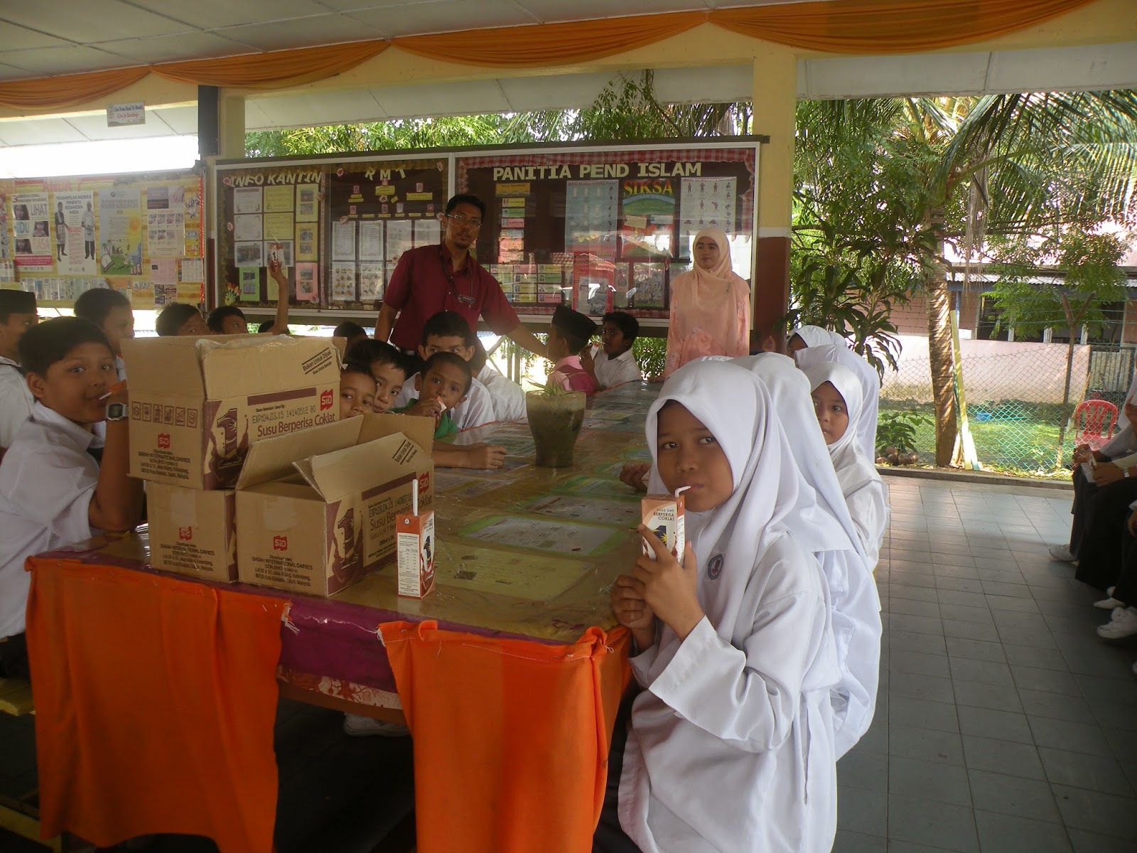 SKJDP: SAMBUTAN HARI SUSU SEKOLAH SEDUNIA 2014