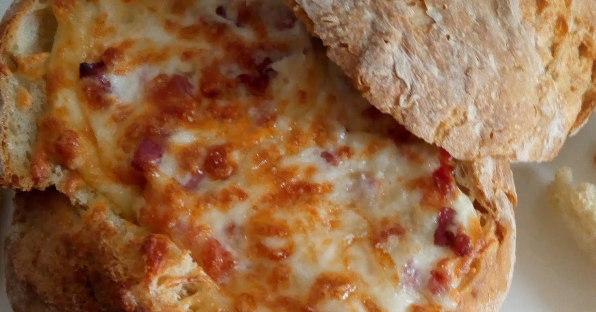 Lilly Jo: Broa recheada com bacon e queijo