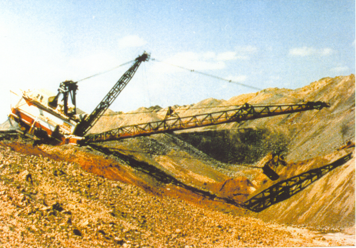 Mining Mayhem: Dragline Bench Failure