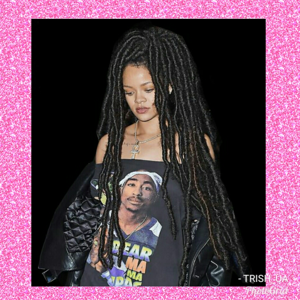TOP PHOTOS OF RIHANNA WITH FAUX LOCS / Dread
