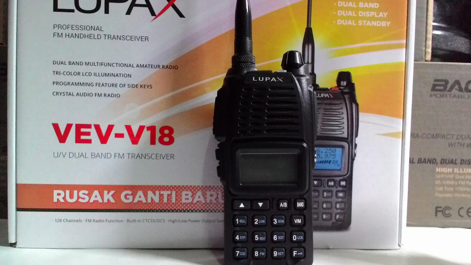 HOBBY RADIO COMMUNICATION REPEATER HT VHF/UHF: COS RADIO LUPAX VEV 18
