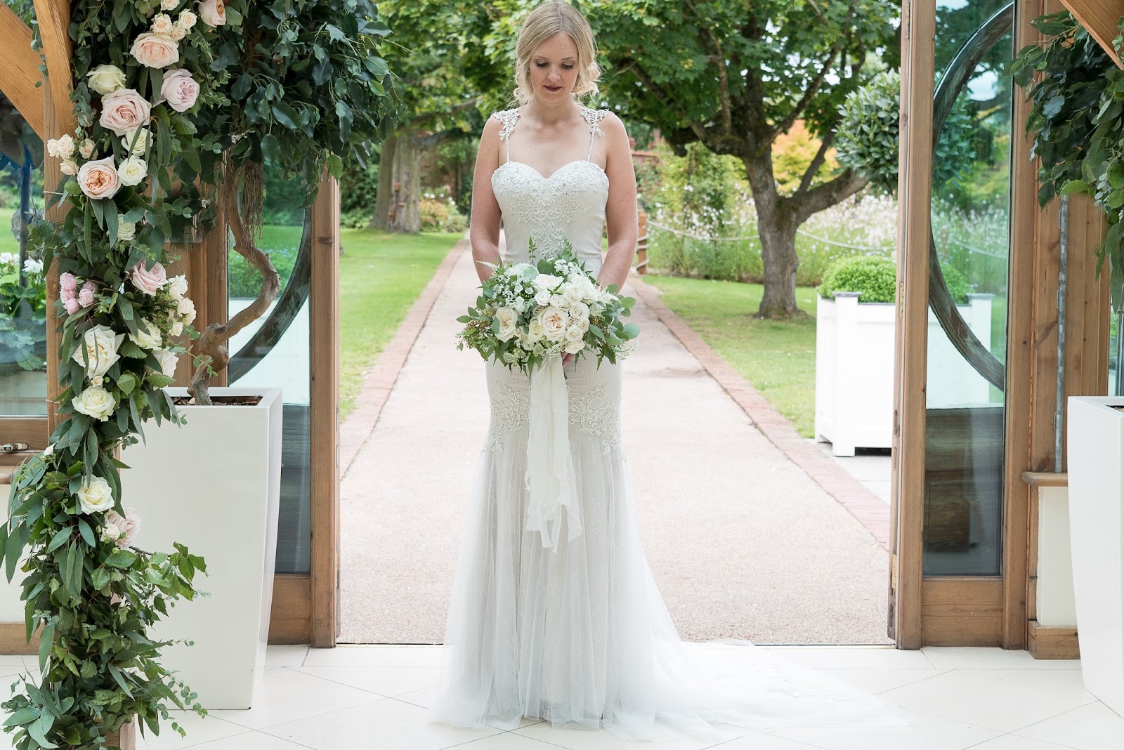 EXCLUSIVE | Modern English Rose - Bridal Editor