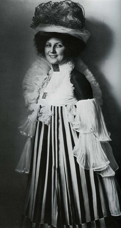 real life is elsewhere: icon - emilie flöge