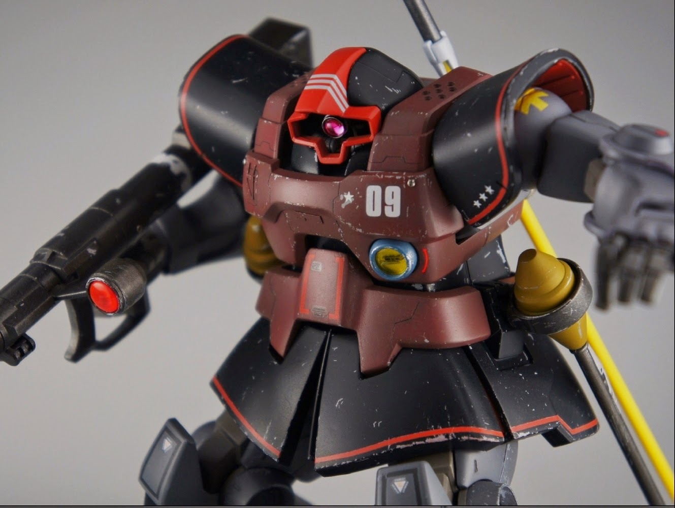 MG 1/100 Dom Real Type Colors - Custom Build