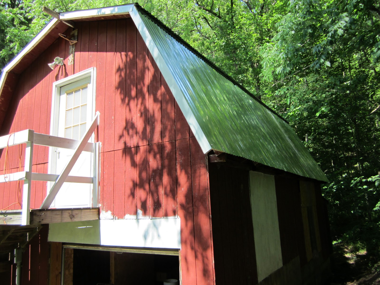 Simply Resourceful: New Barn Roof!