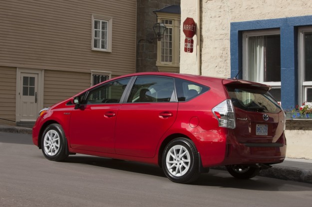 Travel: 2012 Toyota Prius V Luxury Review