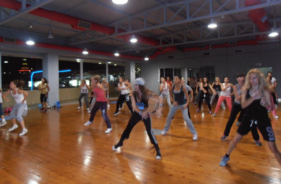ΕΝΑΡΞΗ ΣΤΑ ΤΜΗΜΑΤΑ ΤΟΥ ΠΟΛΙΤΙΣΤΙΚΟΥ ΤΕΡΠΝΗΣ ΜΕ ΤΗ ZUMBA - ΤΕΡΠΝΗ ΣΕΡΡΩΝ