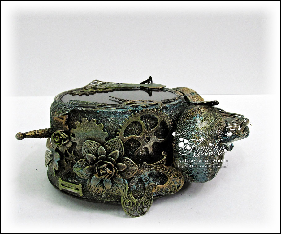 Kalalayaa's Art Stuido: Tim holtz altered clock-Patina effect
