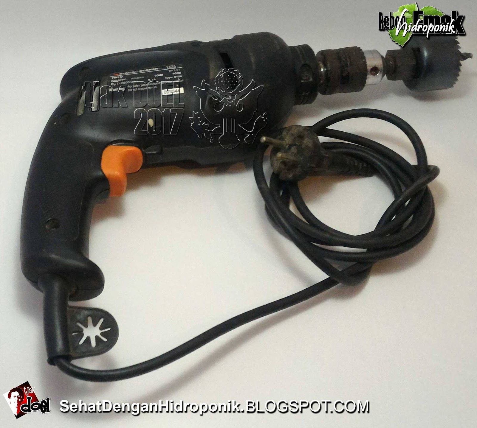 Hidroponik Tjak Doel: Bor dan Holesaw